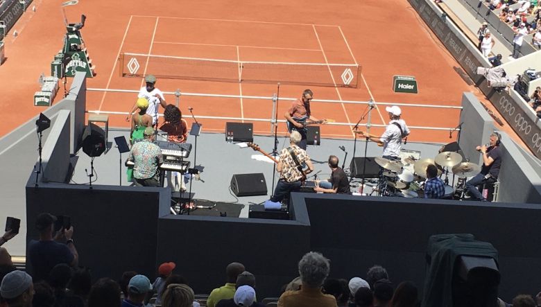 Tennis. Roland-Garros - Yannick Noah, en plein concert... son titre en 1983 ! - TennisActu